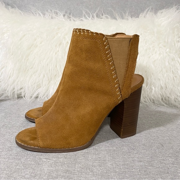 Urban Outfitters | Shoes | Uo Urban Outfitters Camel Brown Suede Peep ...